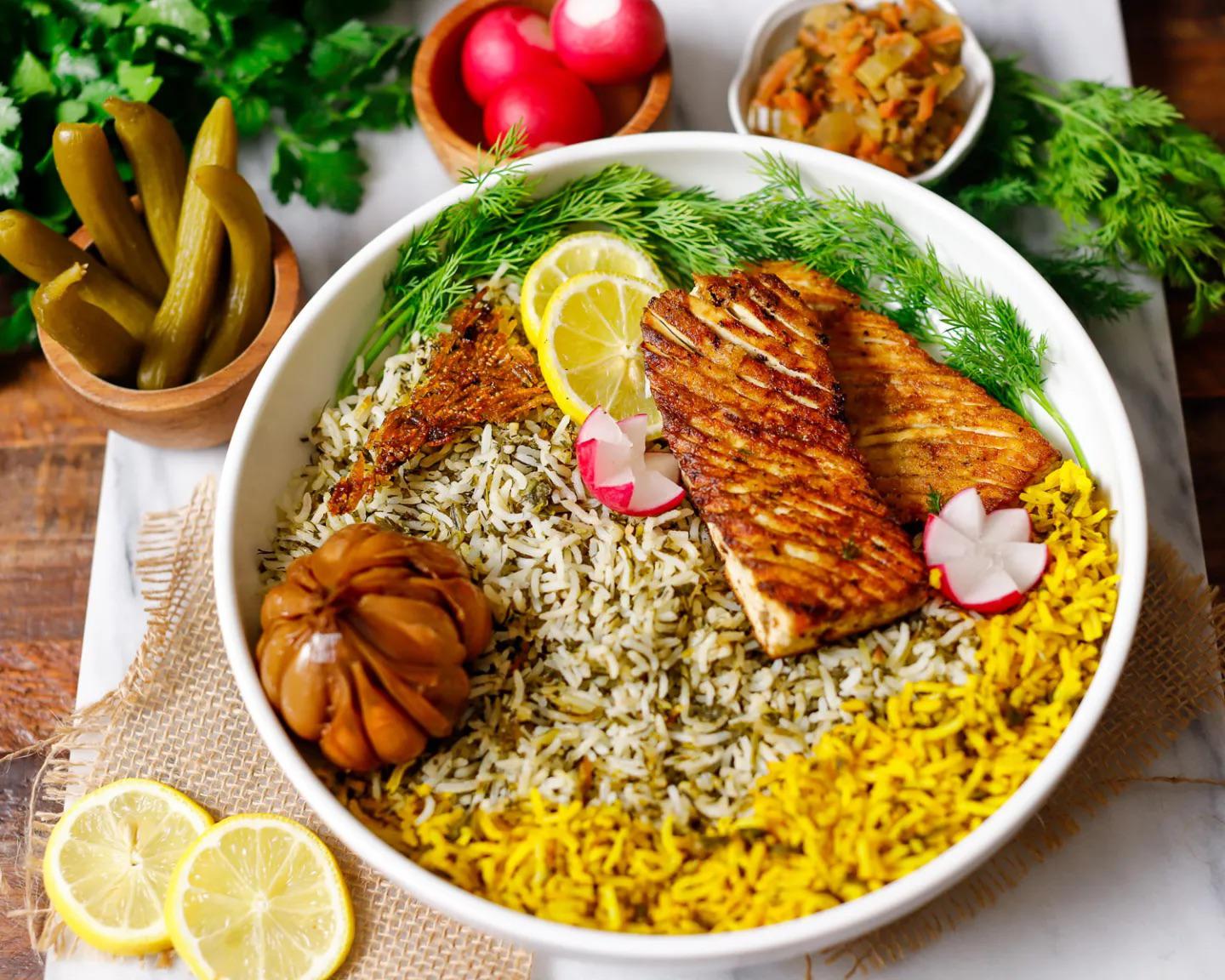 🇮🇷 VEGAN SABZI POLO BA MAHI (PERSIAN HERBED RICE WITH “FISH”) Happy ...
