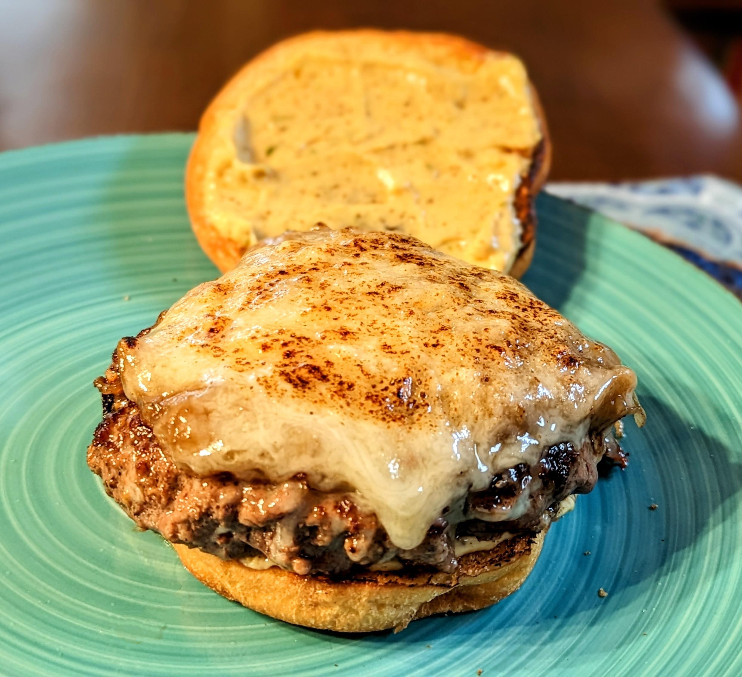 [Homemade] French onion soup burger with beef stock caramelized onions ...