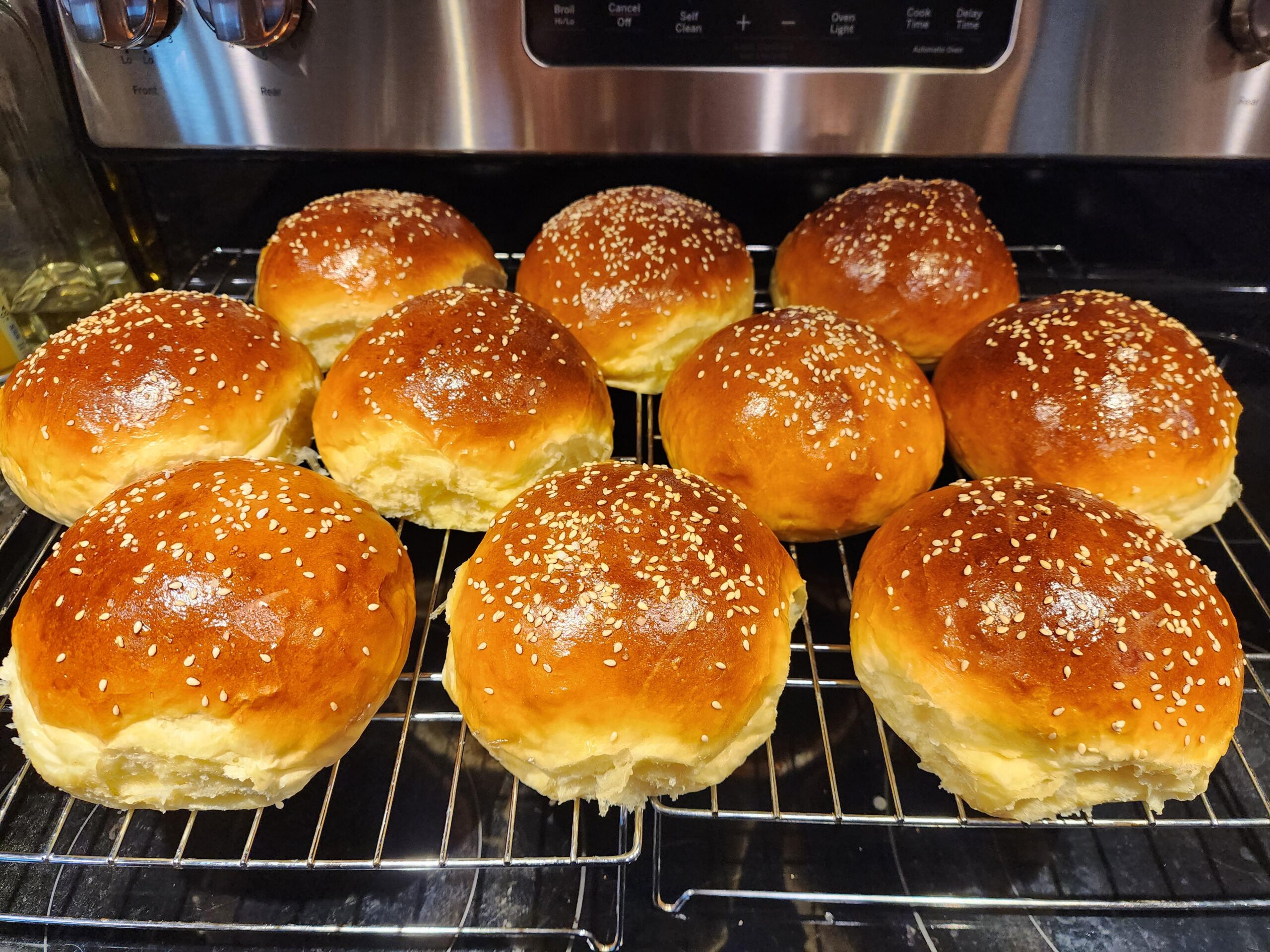 My wife says I have the best buns. - Dining and Cooking