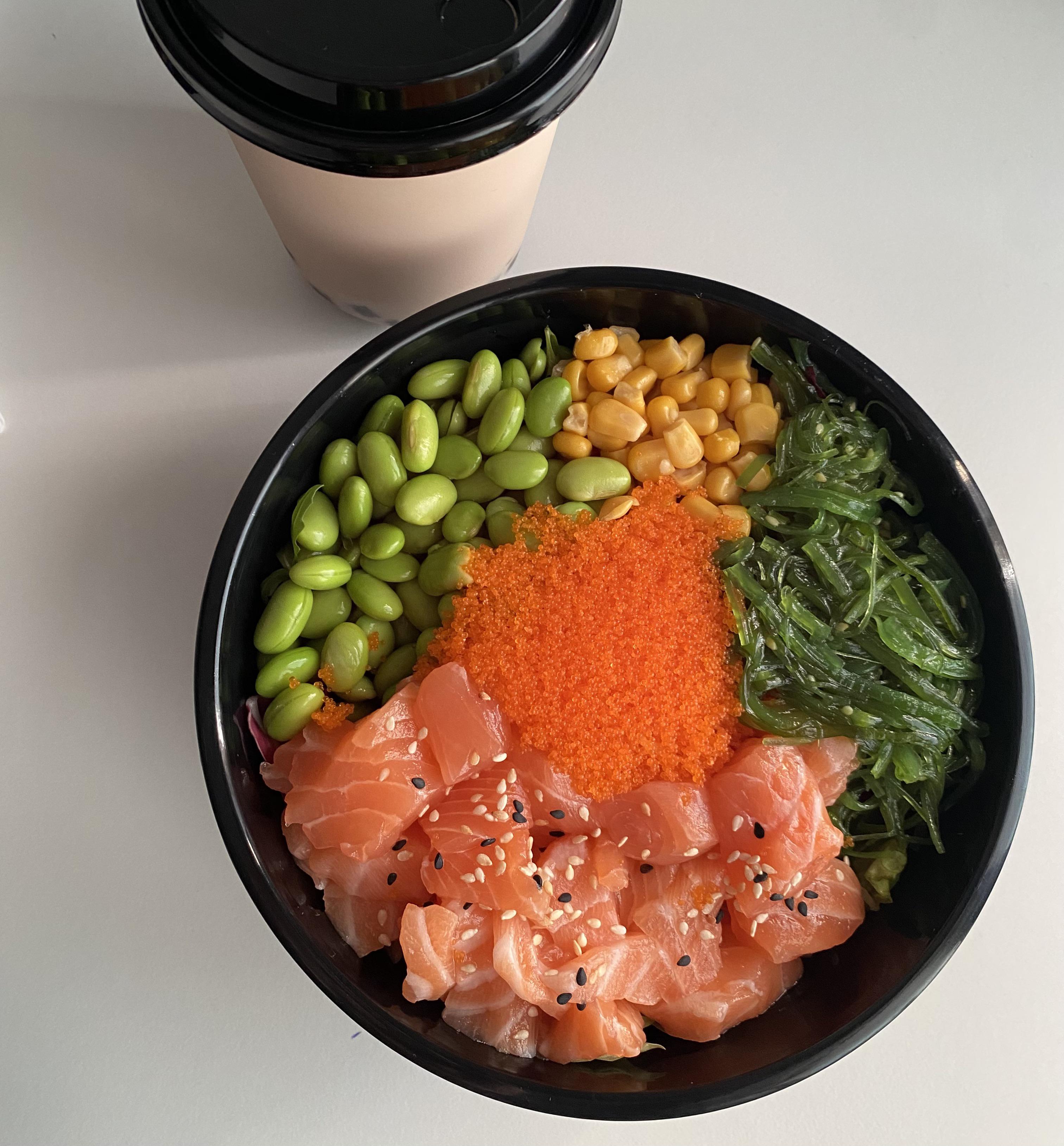 Pokebowl salmon with bubble tea! - Dining and Cooking