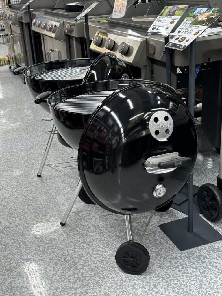 Weber Kettles in Japan are so short - Dining and Cooking