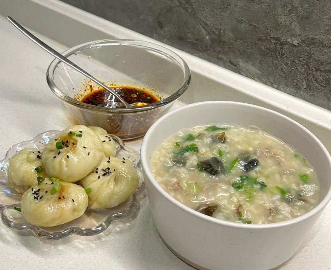 Preserved Egg Lean Pork Congee with Crispy Pan-Fried Meat Bun - Dining ...