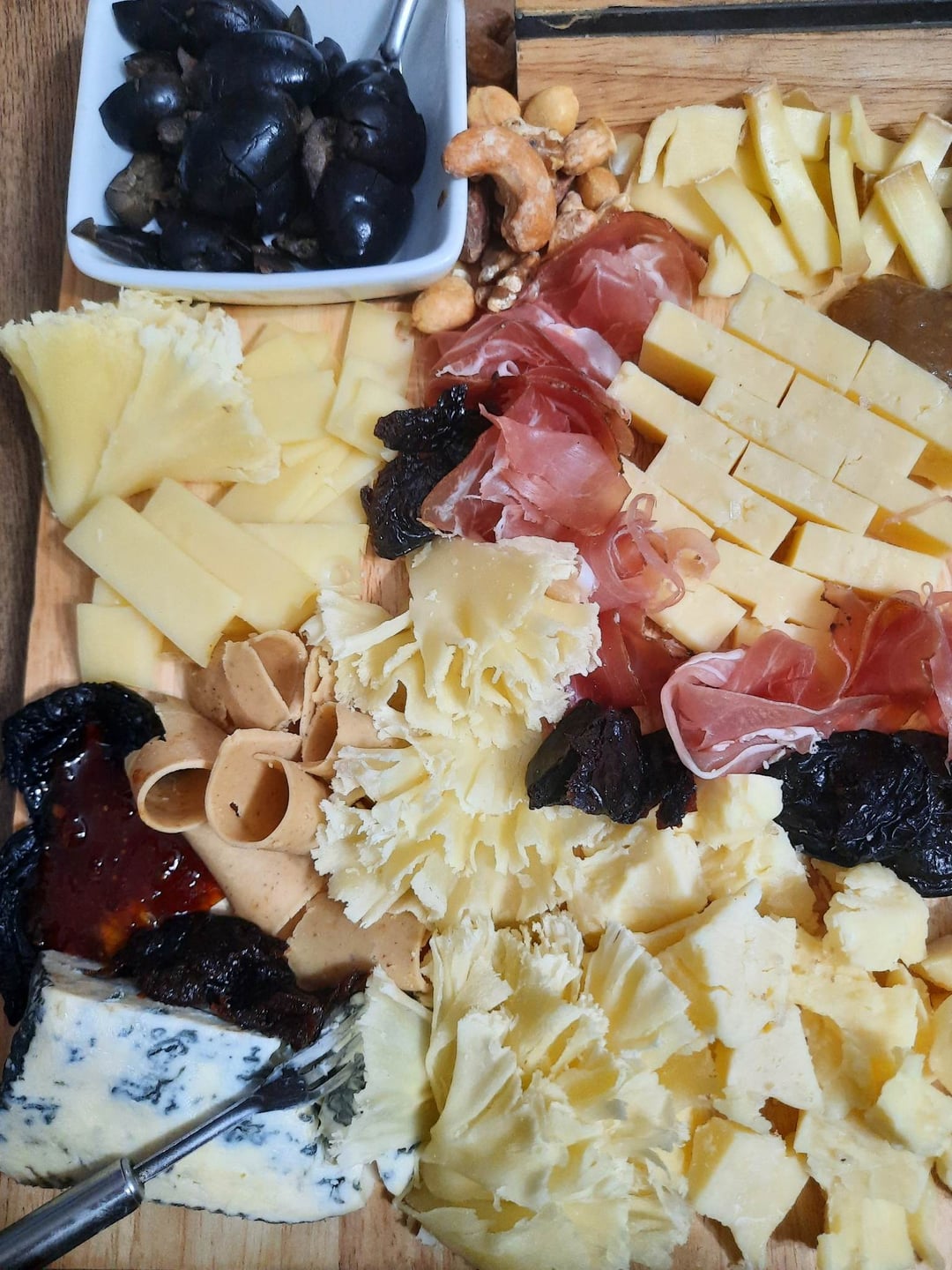 Cheese board evening with the wife + a science experiment - Dining and ...