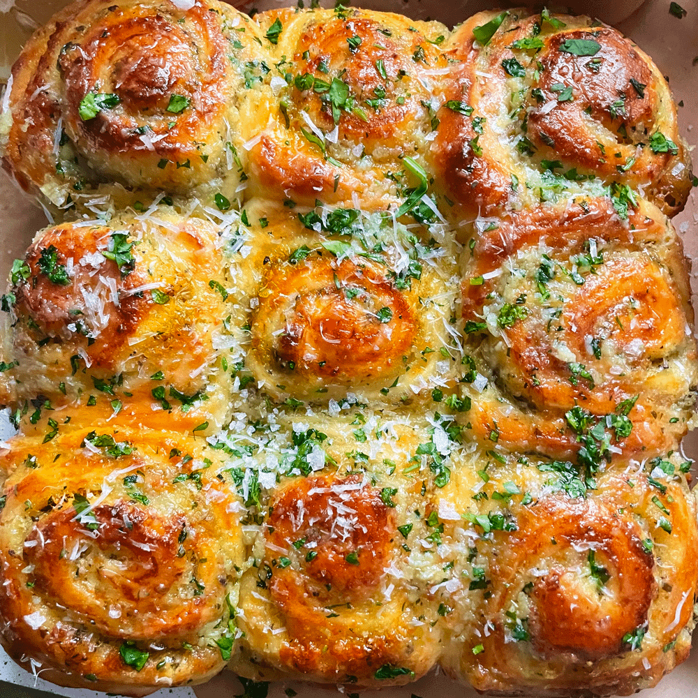 Cheesy garlic pesto rolls - Dining and Cooking