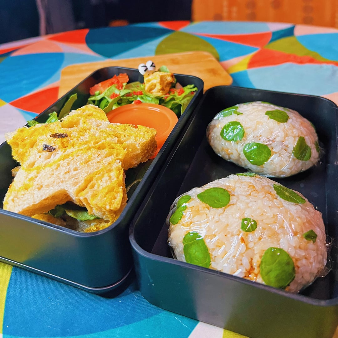 Super Mario themed bento! A Buffalo tofu star sandwich with homemade ...