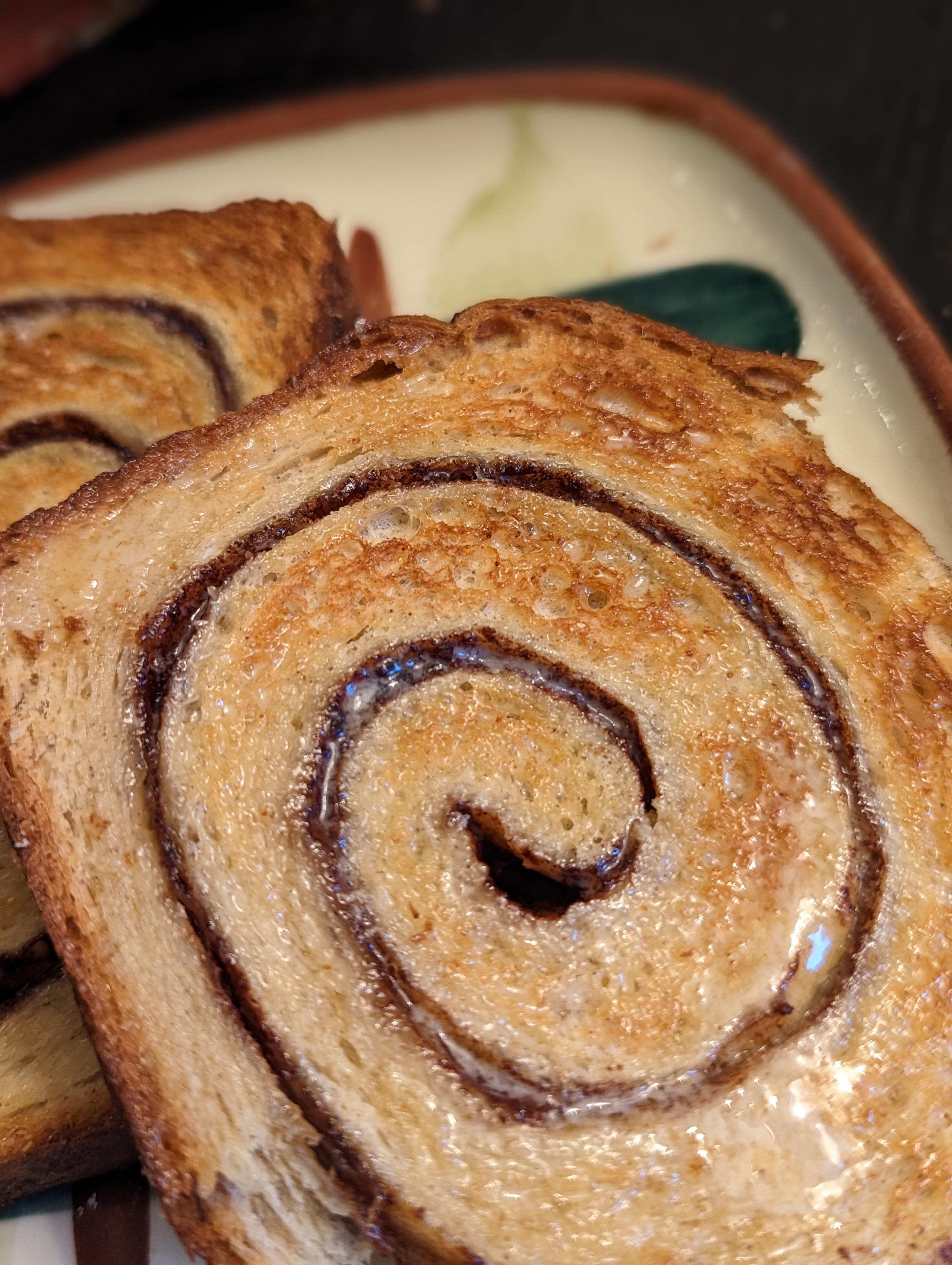 Pretty proud of the swirl I got in my lastest cinnamon toast loaf ...