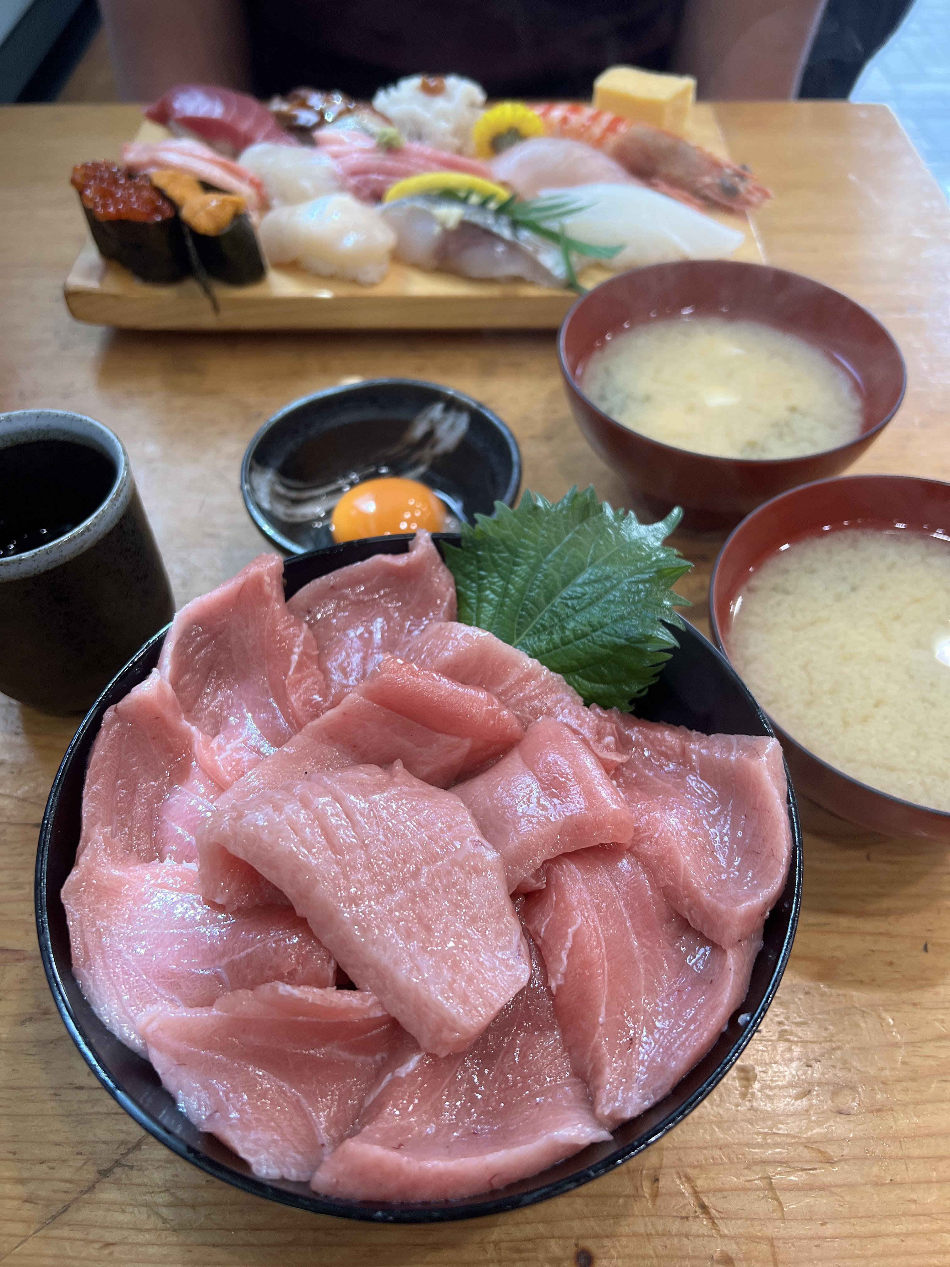 Otoro Don and nigiri set for breakfast in Osaka - Dining and Cooking