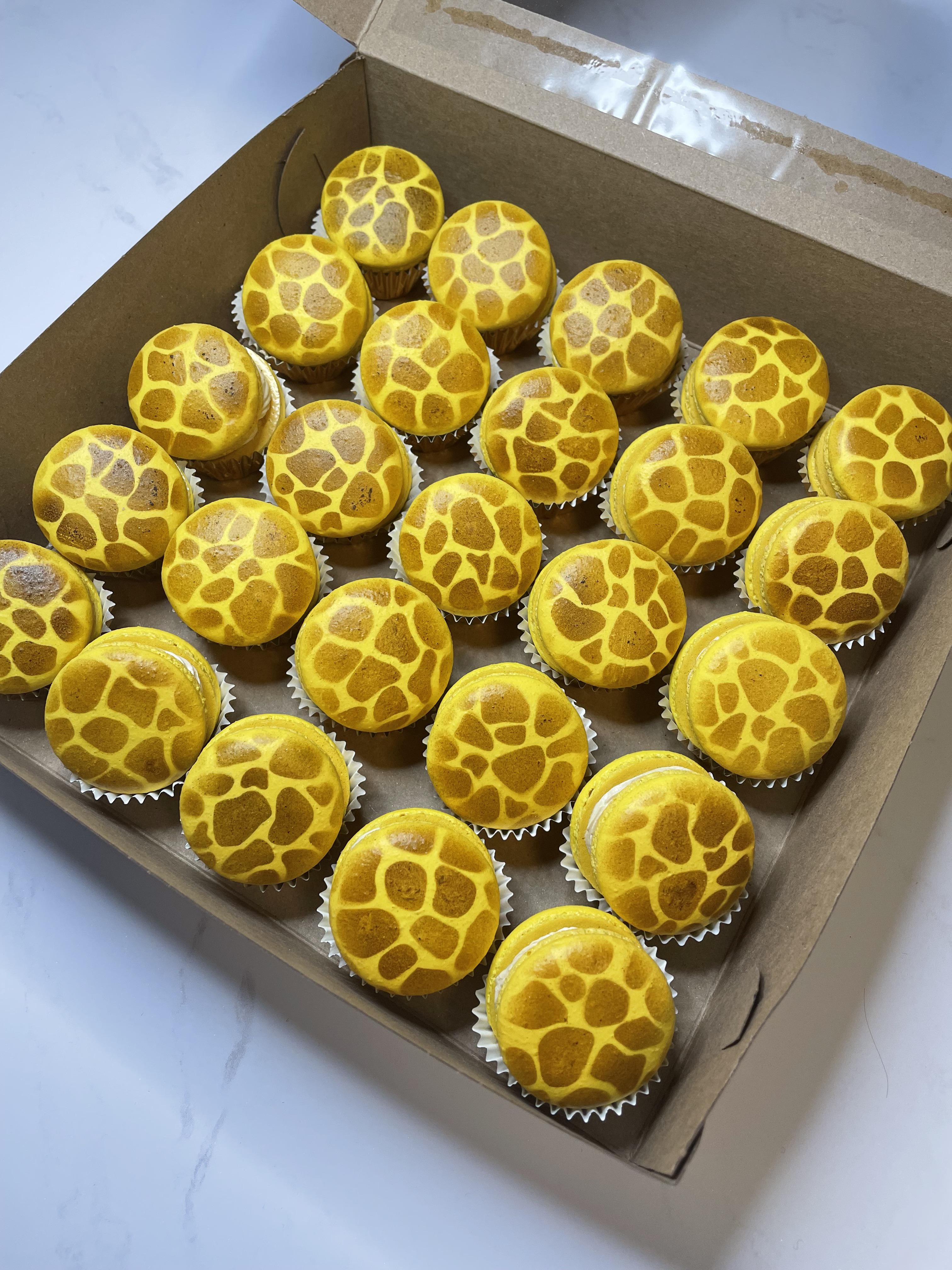 Thank you everyone! Ended up doing these giraffe print macarons without ...