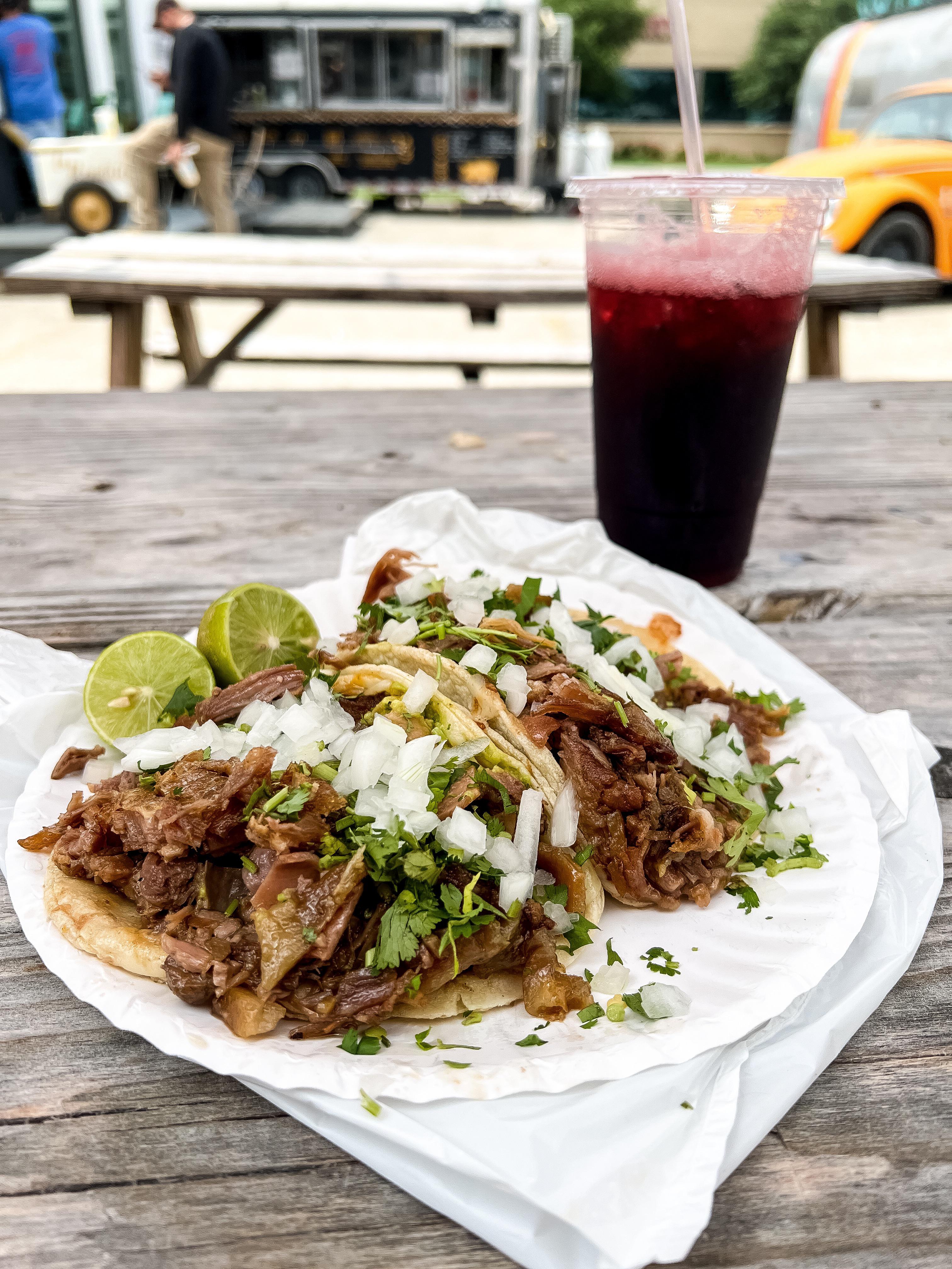 Carnitas Don Raúl - Dining and Cooking