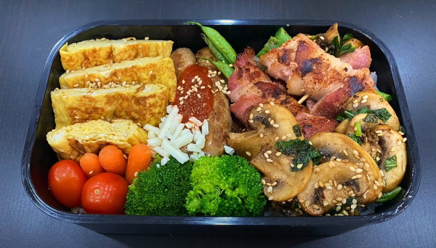 Sharing my weekly Bento #4, bacon wrapped green beans, basil mushrooms ...