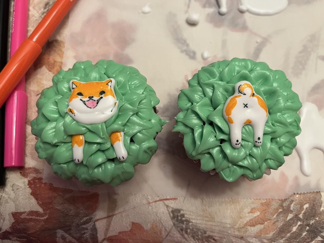 I made "Shiba Inu stuck in bush" cupcakes. - Dining and Cooking