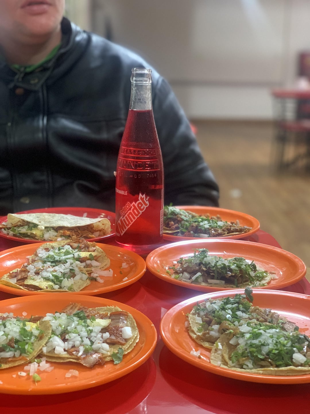 Pastor, tripa, costilla, campechano, suadero y Mundet rojo - Dining and ...