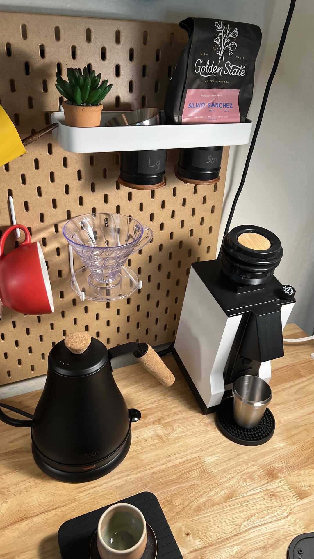 Getting on the train of wood top workbench setups - Dining and Cooking