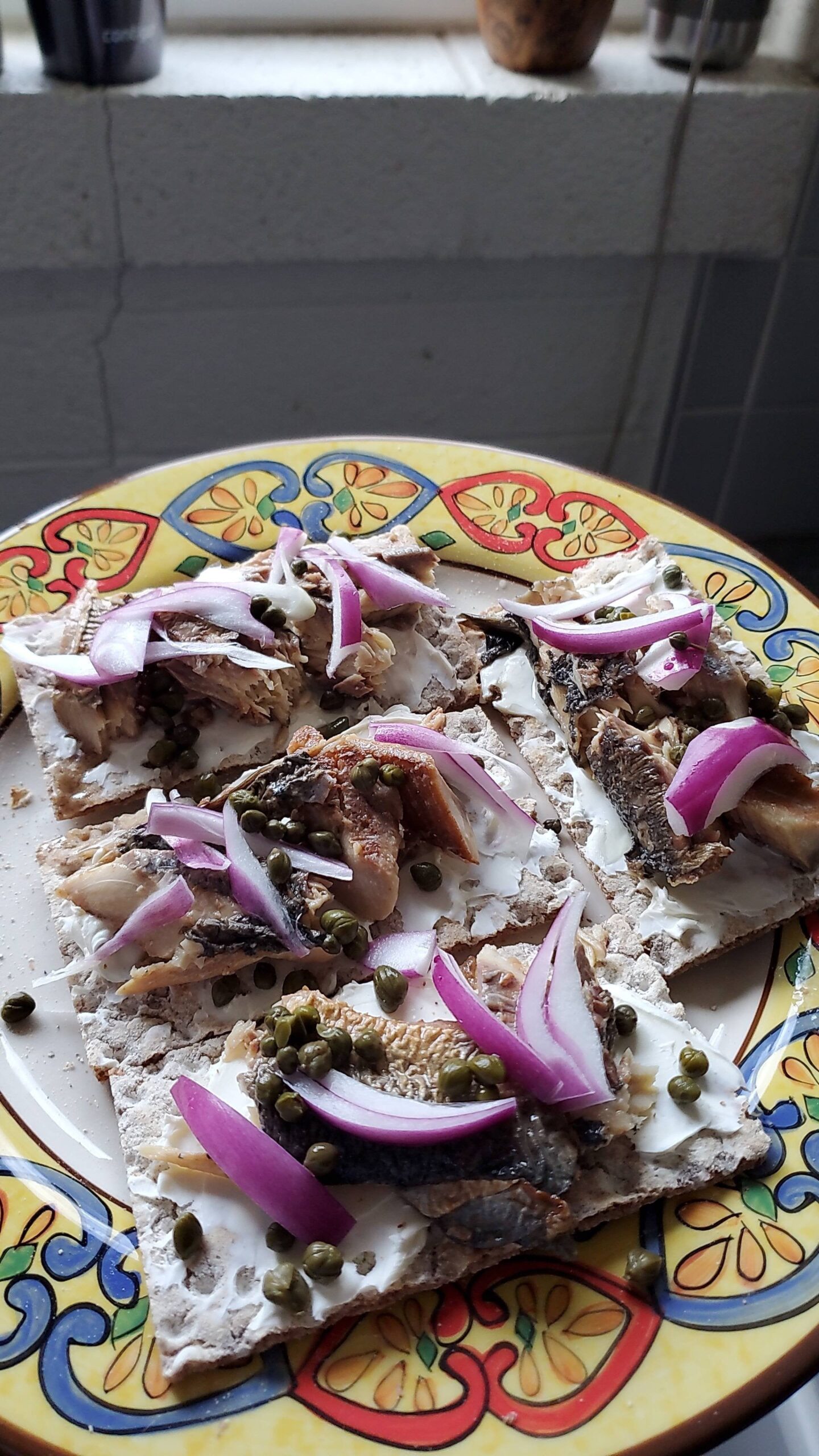 Smoked herring with cream cheese on crispbread - Dining and Cooking