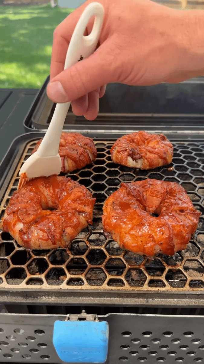 Burger stuffed onion rings - Dining and Cooking