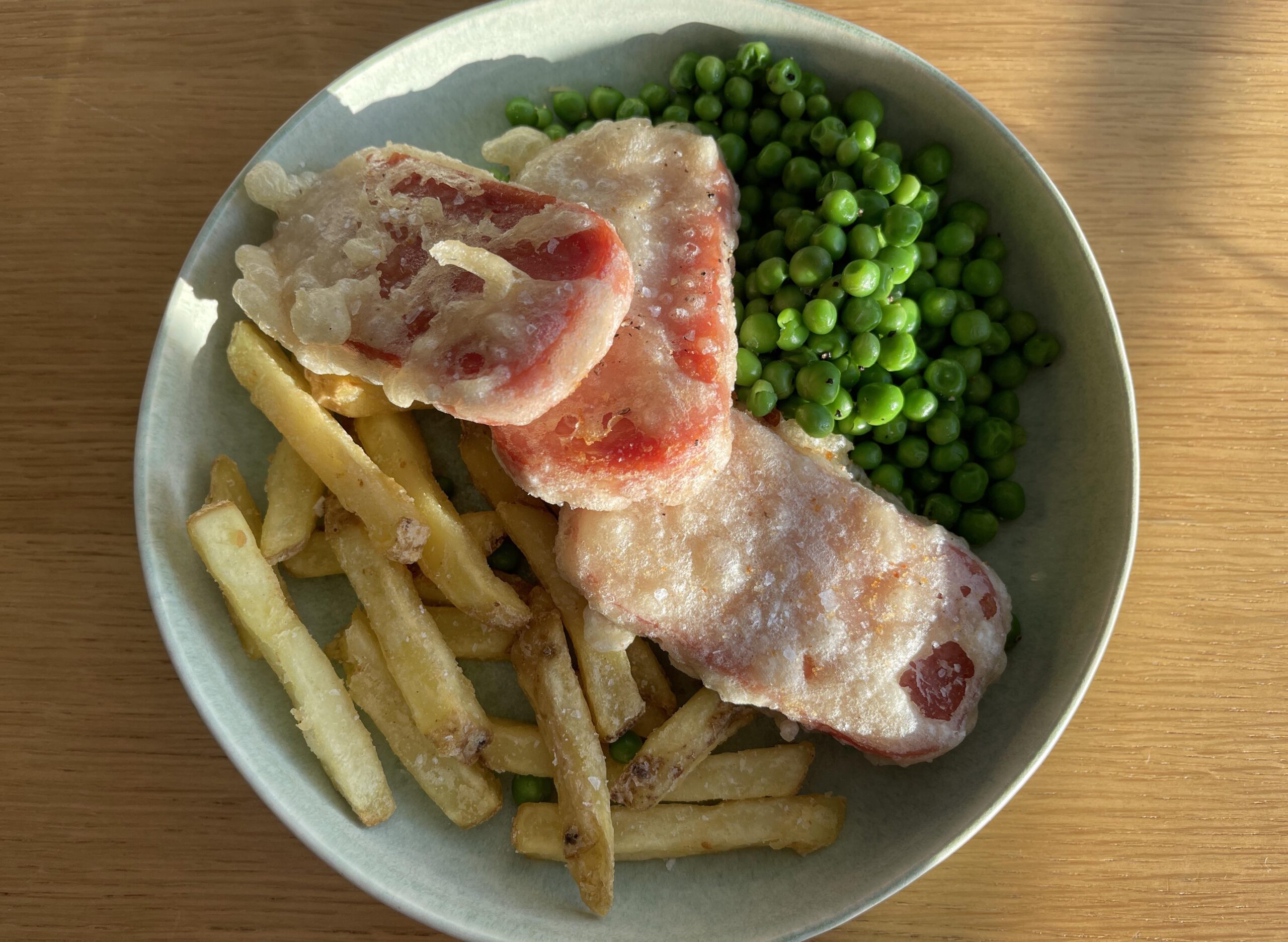 Spam fritter, chips and peas - Dining and Cooking