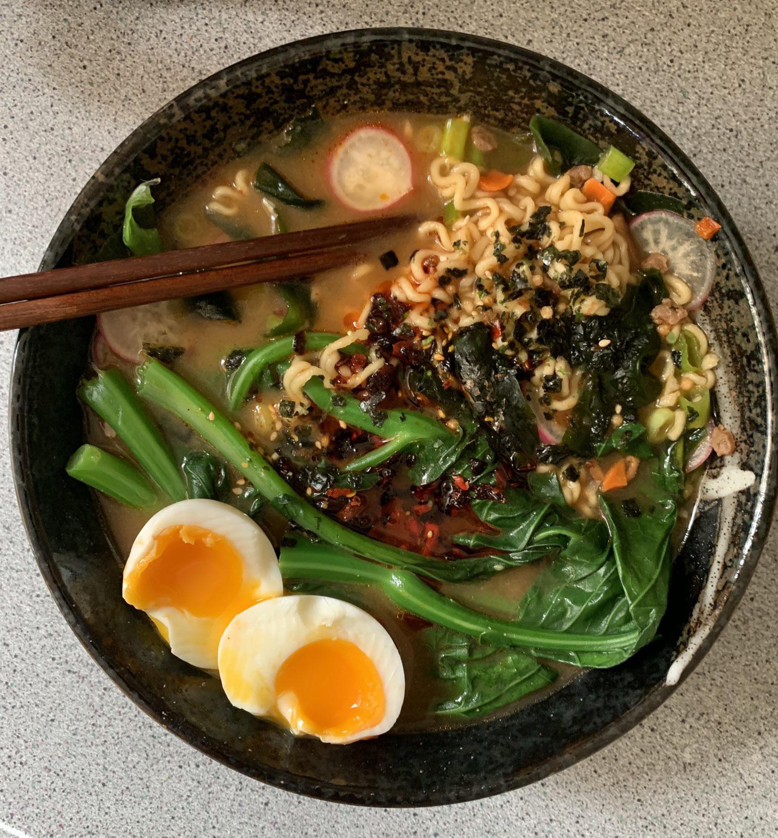 shin ramyun (with a lot of toppings) for lunch 🤭 - Dining and Cooking