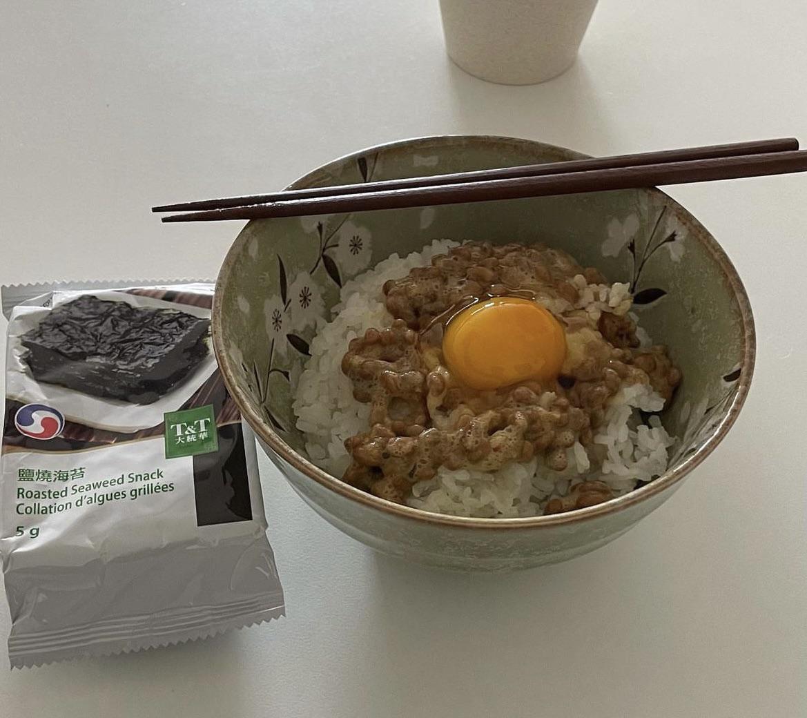 Natto + raw egg + Korean seaweed + rice is the best combination ...