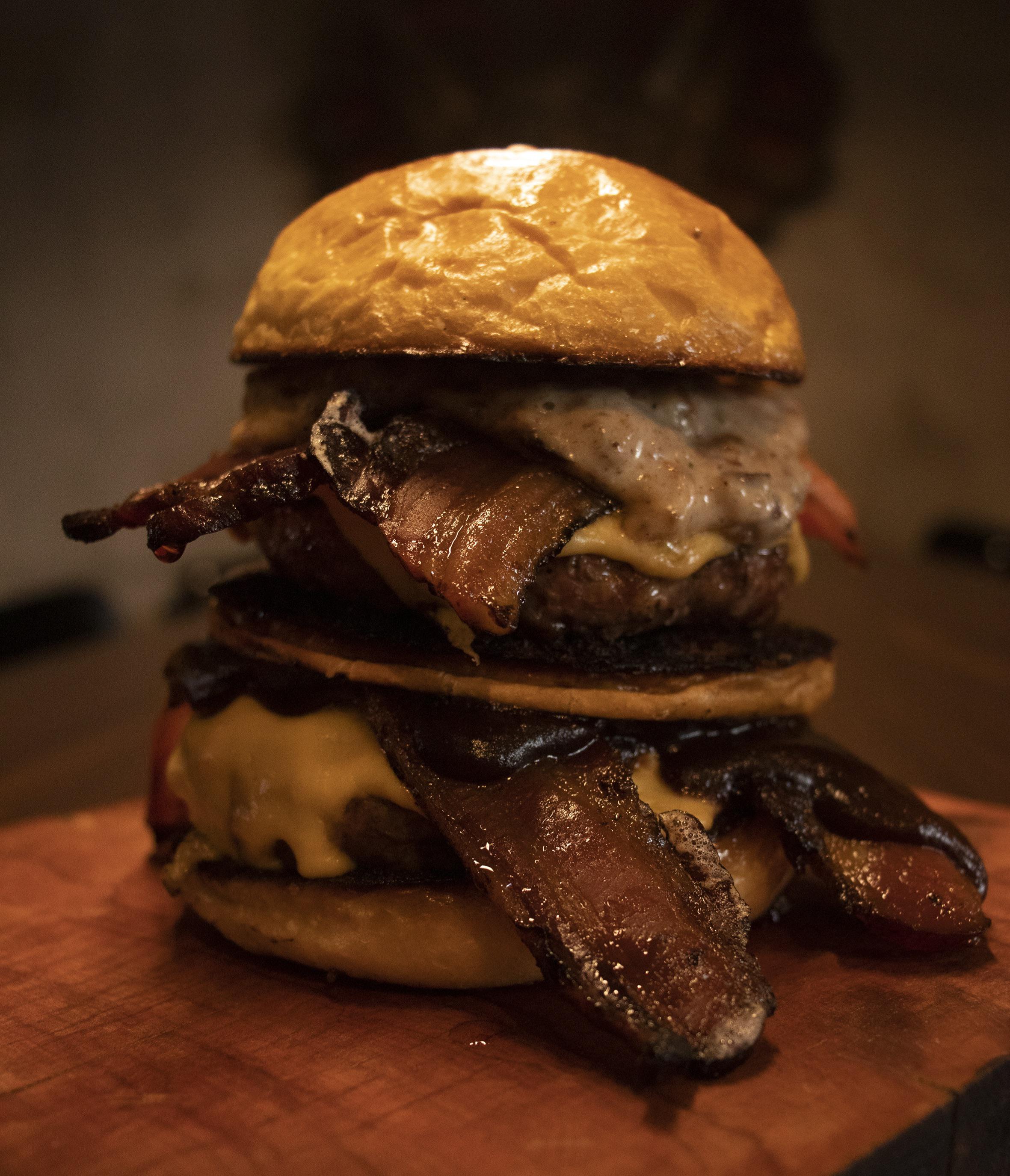 A lot of candy bacon, plus bacon pâté, 2 180g patties, prato cheese and ...