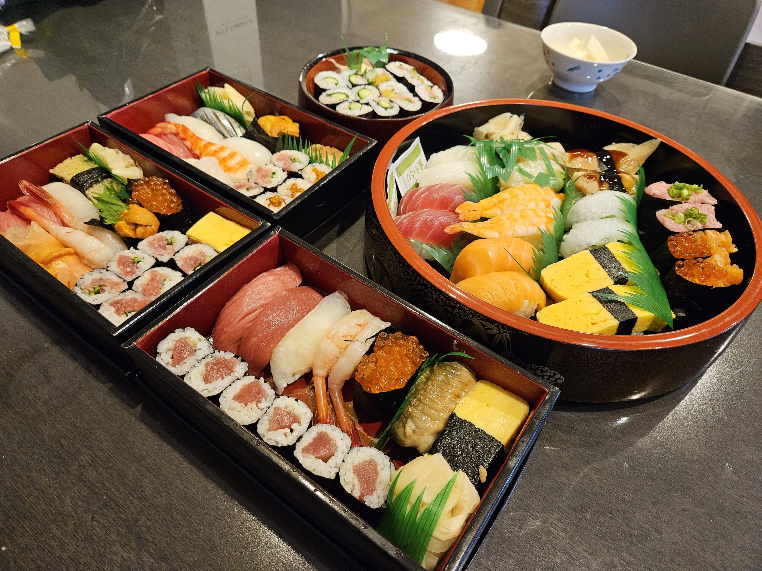 100$ Sushi for my birthday - Dining and Cooking