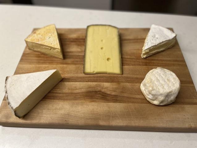 Two Swiss, three Quebec cheeses - Dining and Cooking
