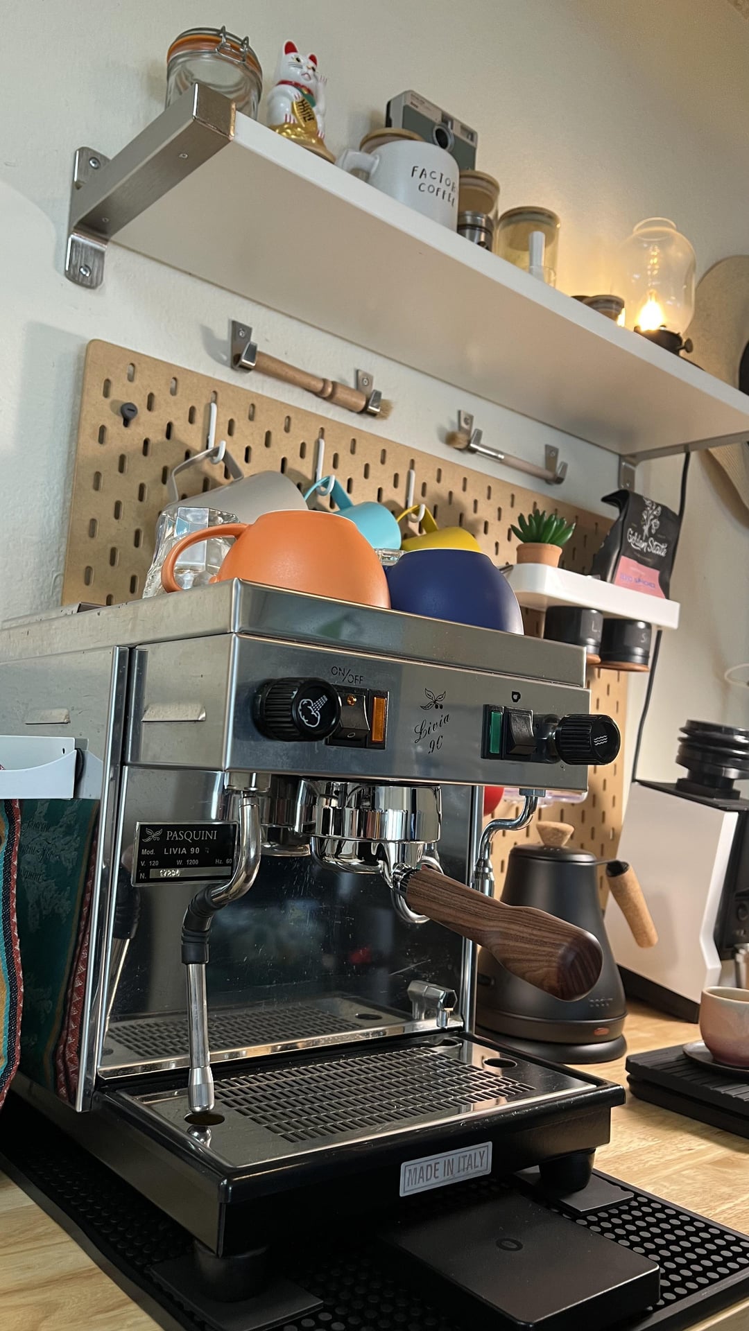 Getting on the train of wood top workbench setups - Dining and Cooking