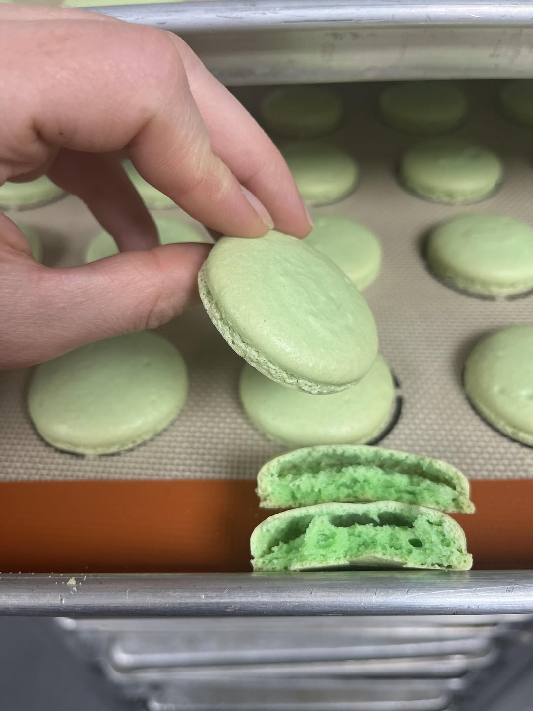 Macaron hollows, professional baker - Dining and Cooking