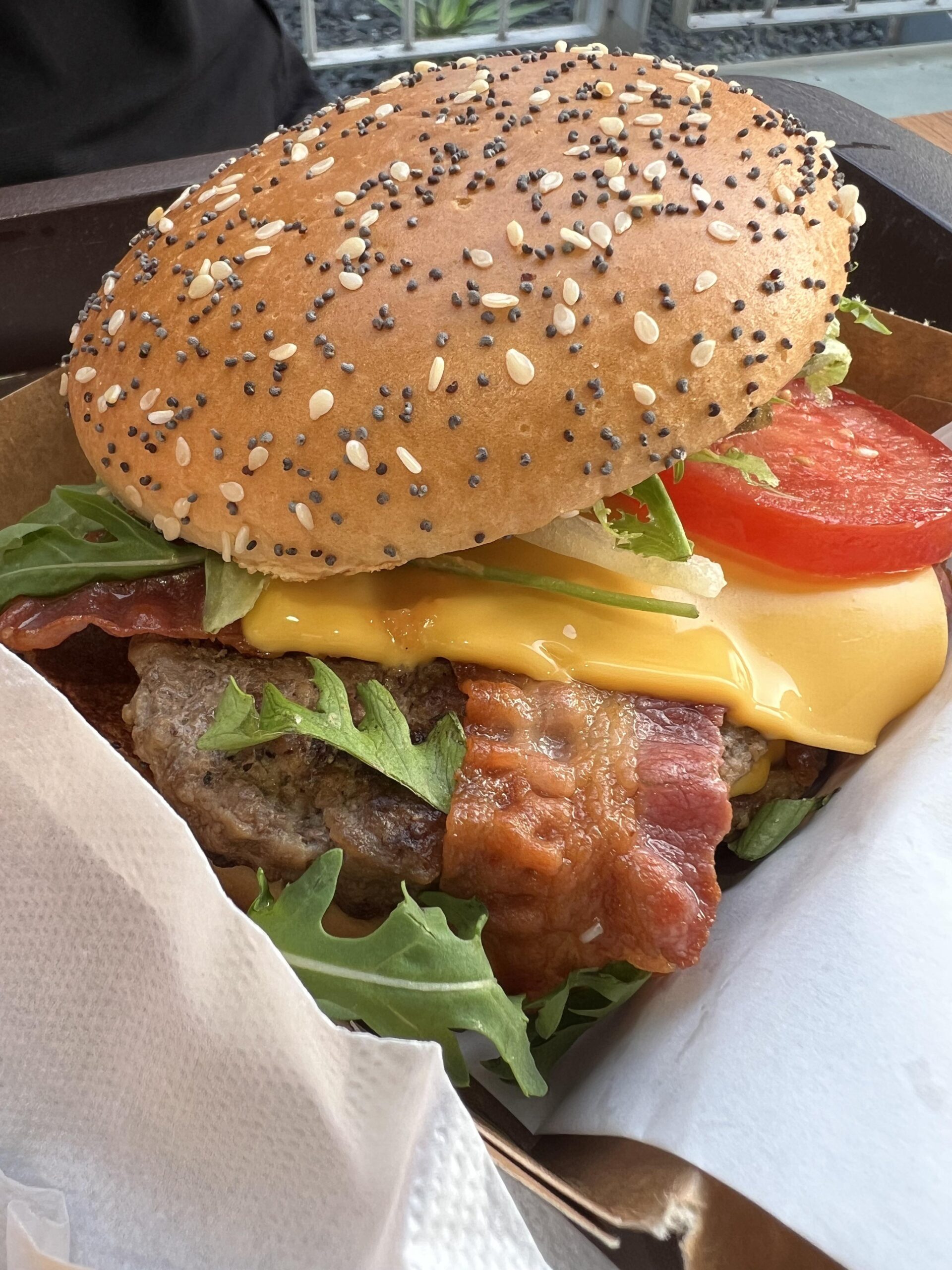 maestro gusto greg 🍔 - Dining and Cooking