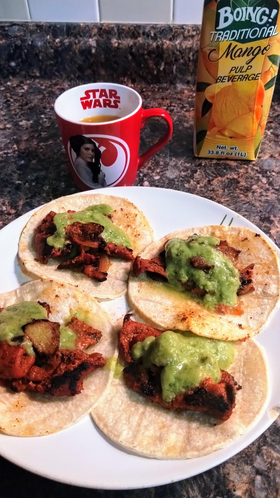 Tacos de Enchilada con Guacamole 🥑 y un poquito de Boing 🥭 - Dining and ...
