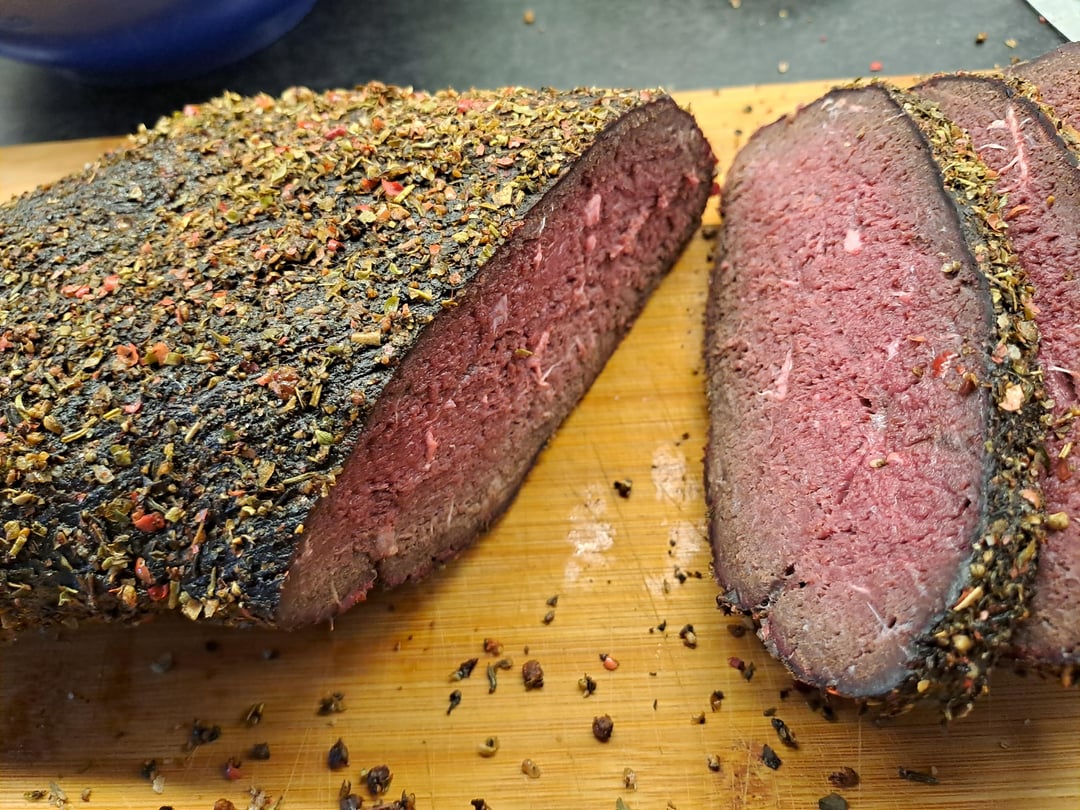 Smoked whale, the roast beef of the sea - Dining and Cooking