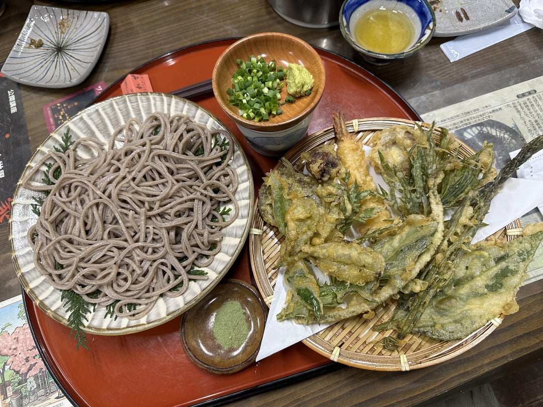 Juwari soba and Wildflower Tempura (Suisha Soba Sakase in Hirokawa/Yame ...