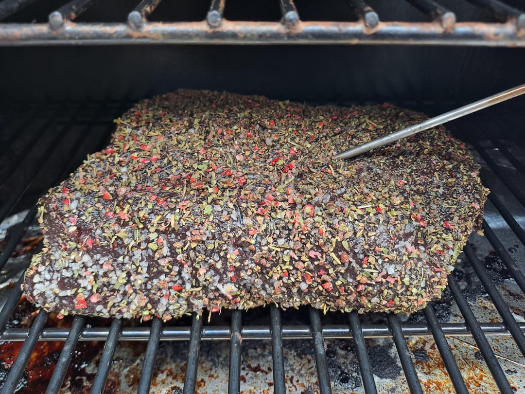 Smoked whale, the roast beef of the sea - Dining and Cooking