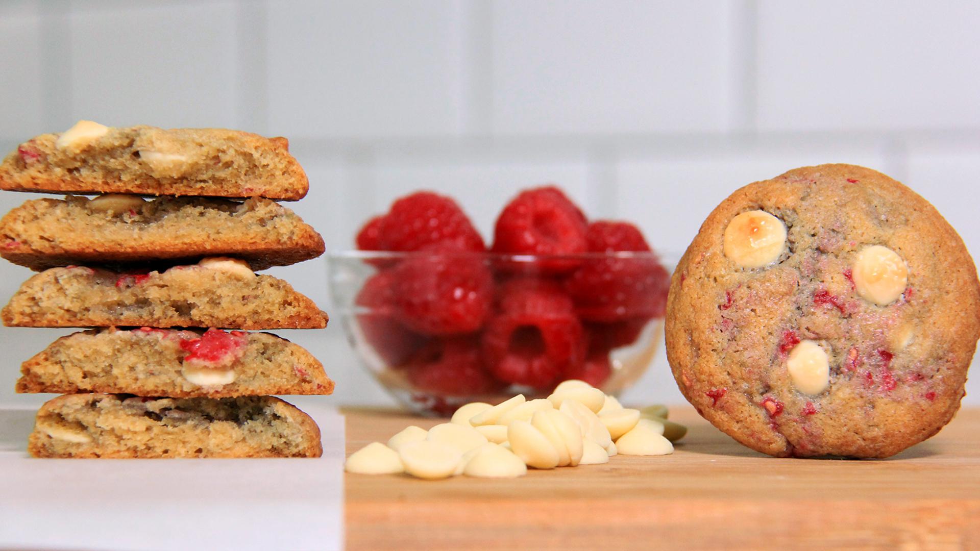 The BEST Raspberry White Chocolate Chip Cookies! (Recipe in comments ...