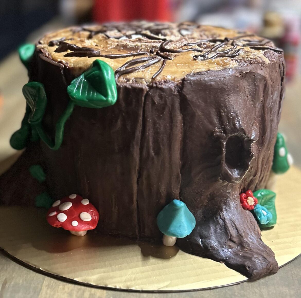 Chocolate Peanut Butter Tree Stump Cake - Dining and Cooking