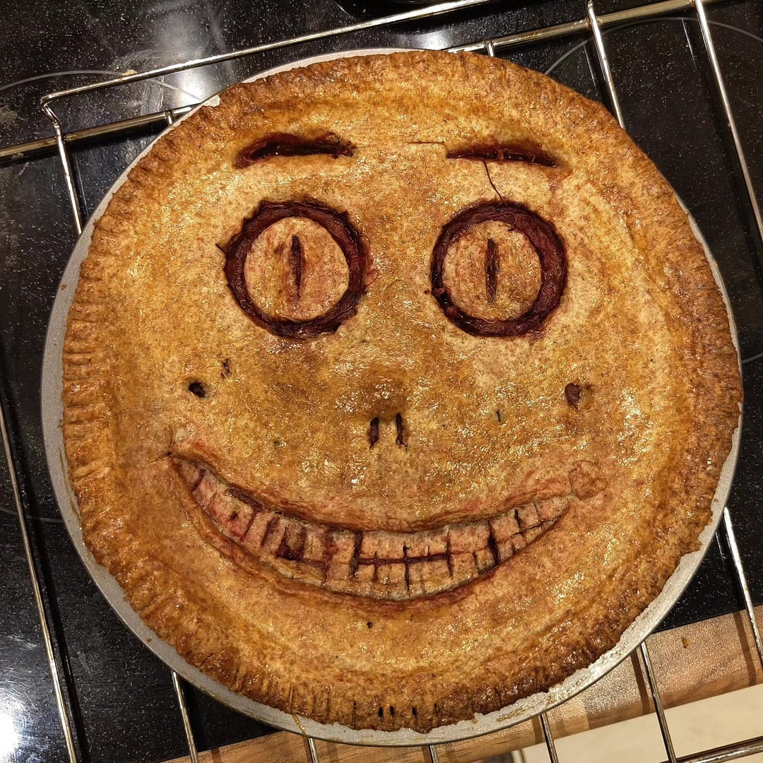 a nice friendly not-evil rhubarb, sloe & blackberry pie - Dining and ...