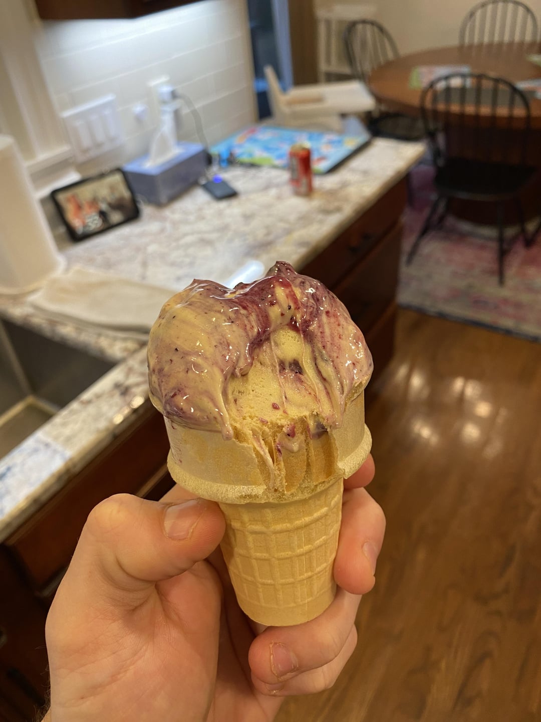 Toasted hay with blueberry jam - Dining and Cooking