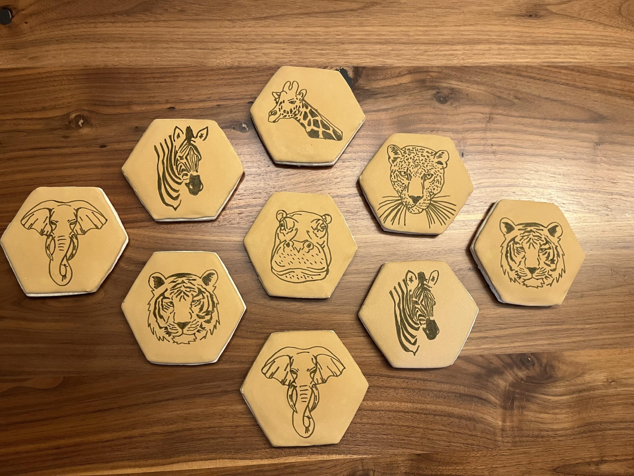 Two wild animal cookies - Dining and Cooking