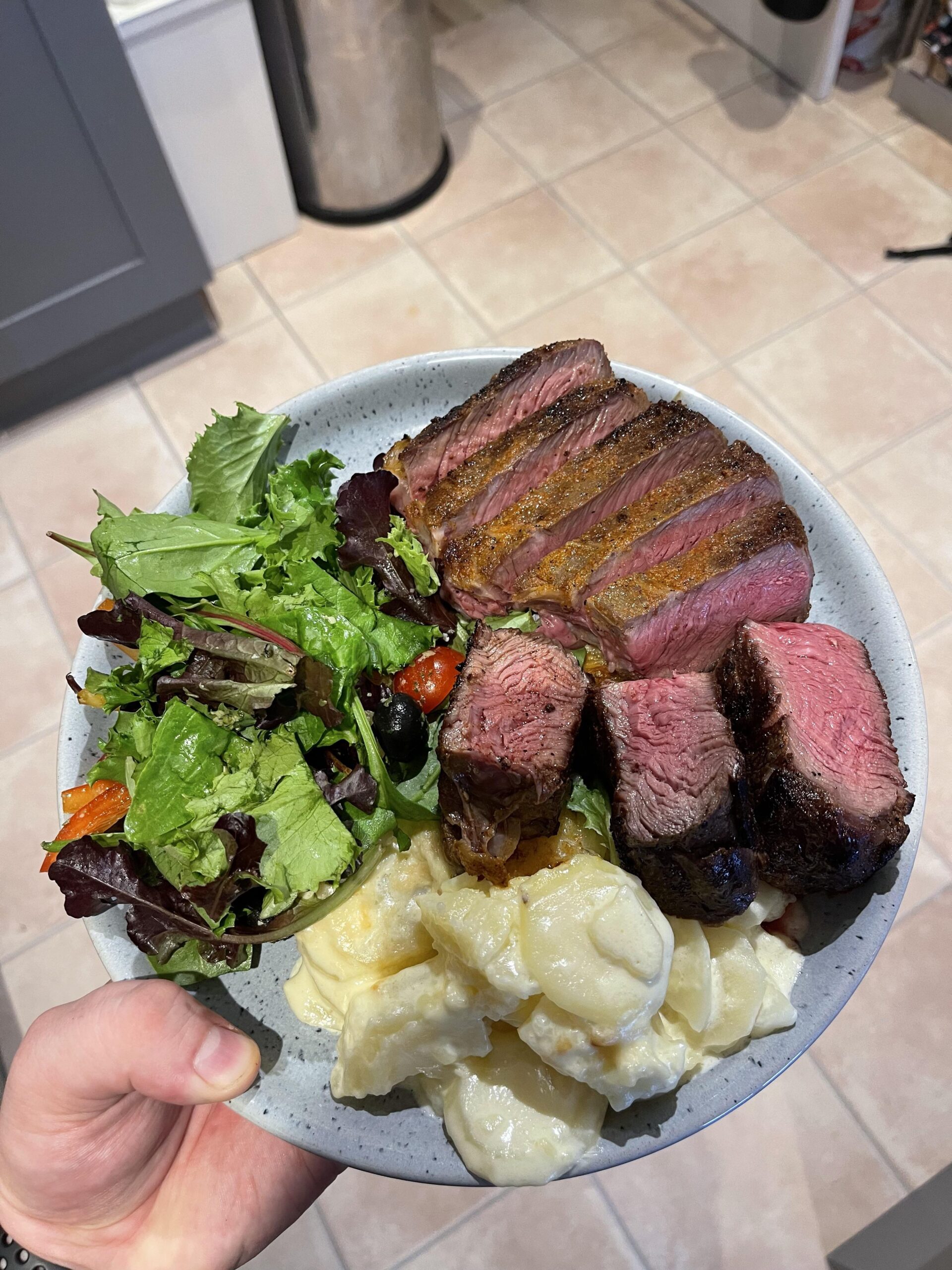 [homemade] medium rare tomahawk steak with dauphinoise potato’s and ...