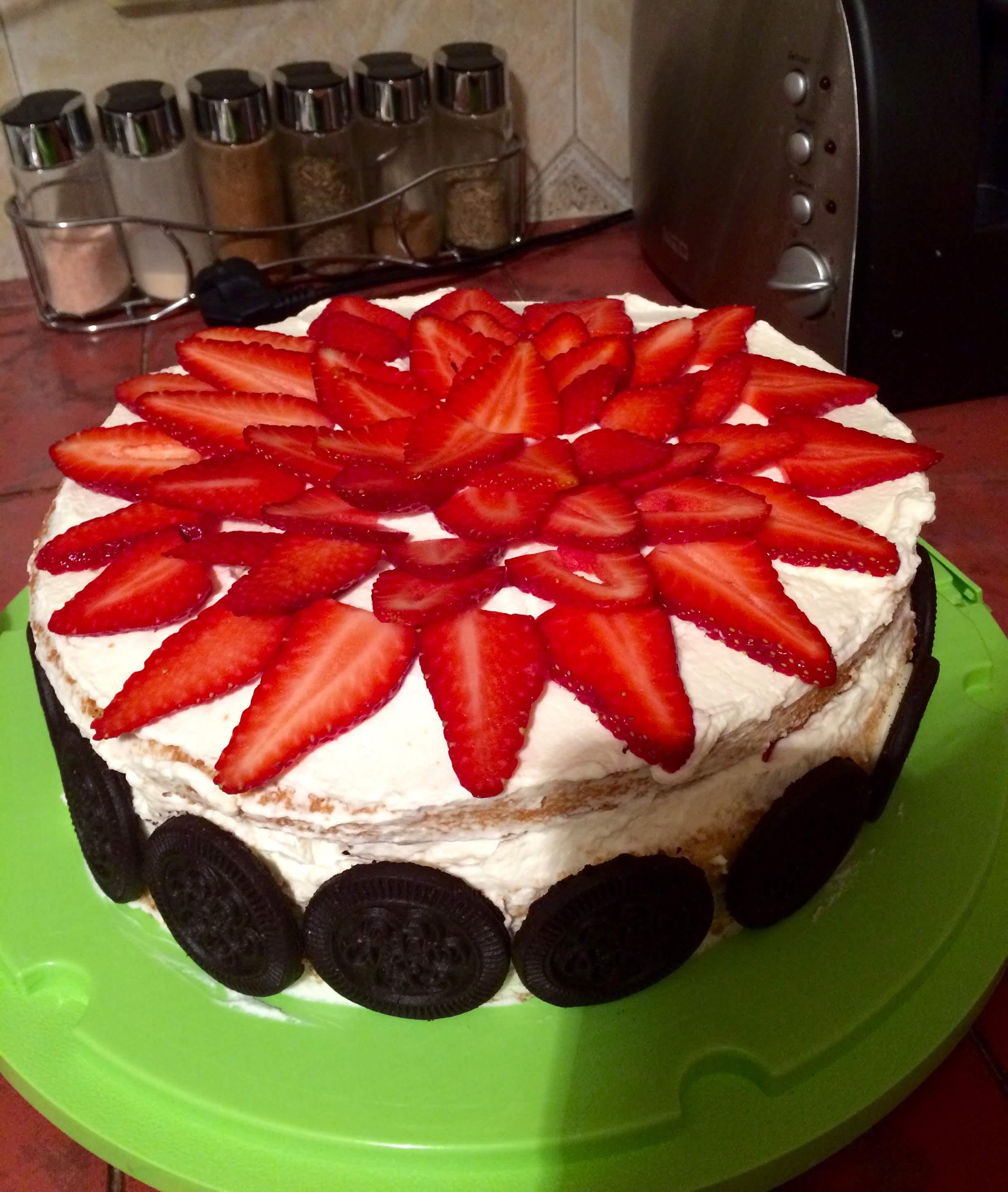 Oreo mascarpone strawberry cake - Dining and Cooking