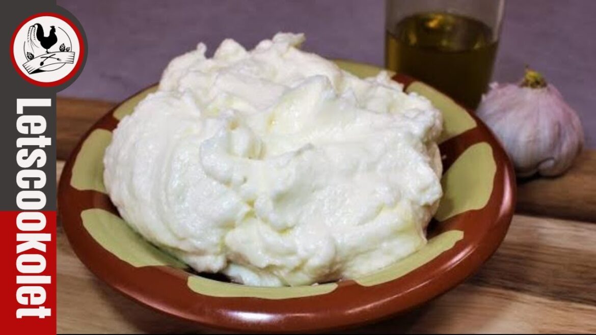 Real Lebanese Toum Garlic Spread - Dining and Cooking