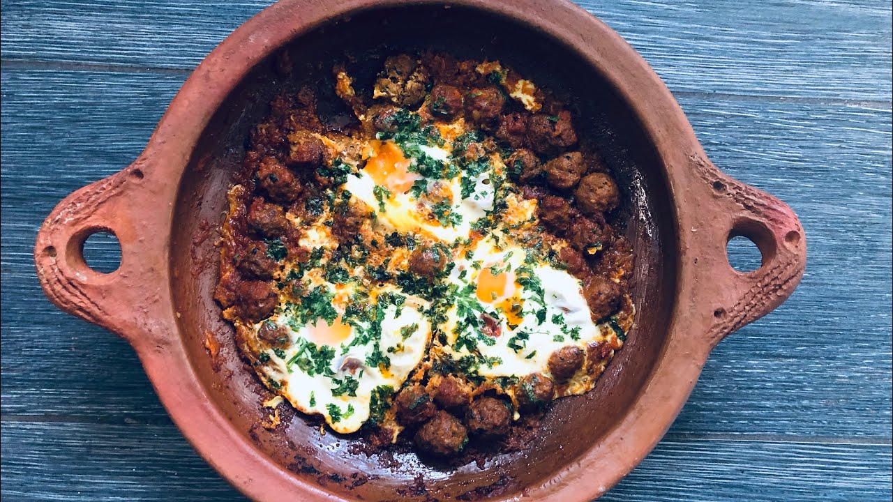 Quick and easy Moroccan meatballs kofta tagine (طاجين الكفتة) - Dining ...