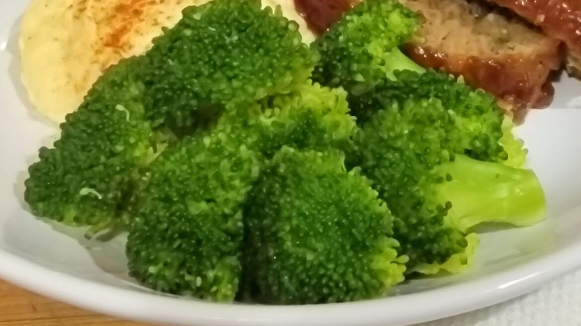 How to make Steamed Broccoli with Garlic - Dining and Cooking