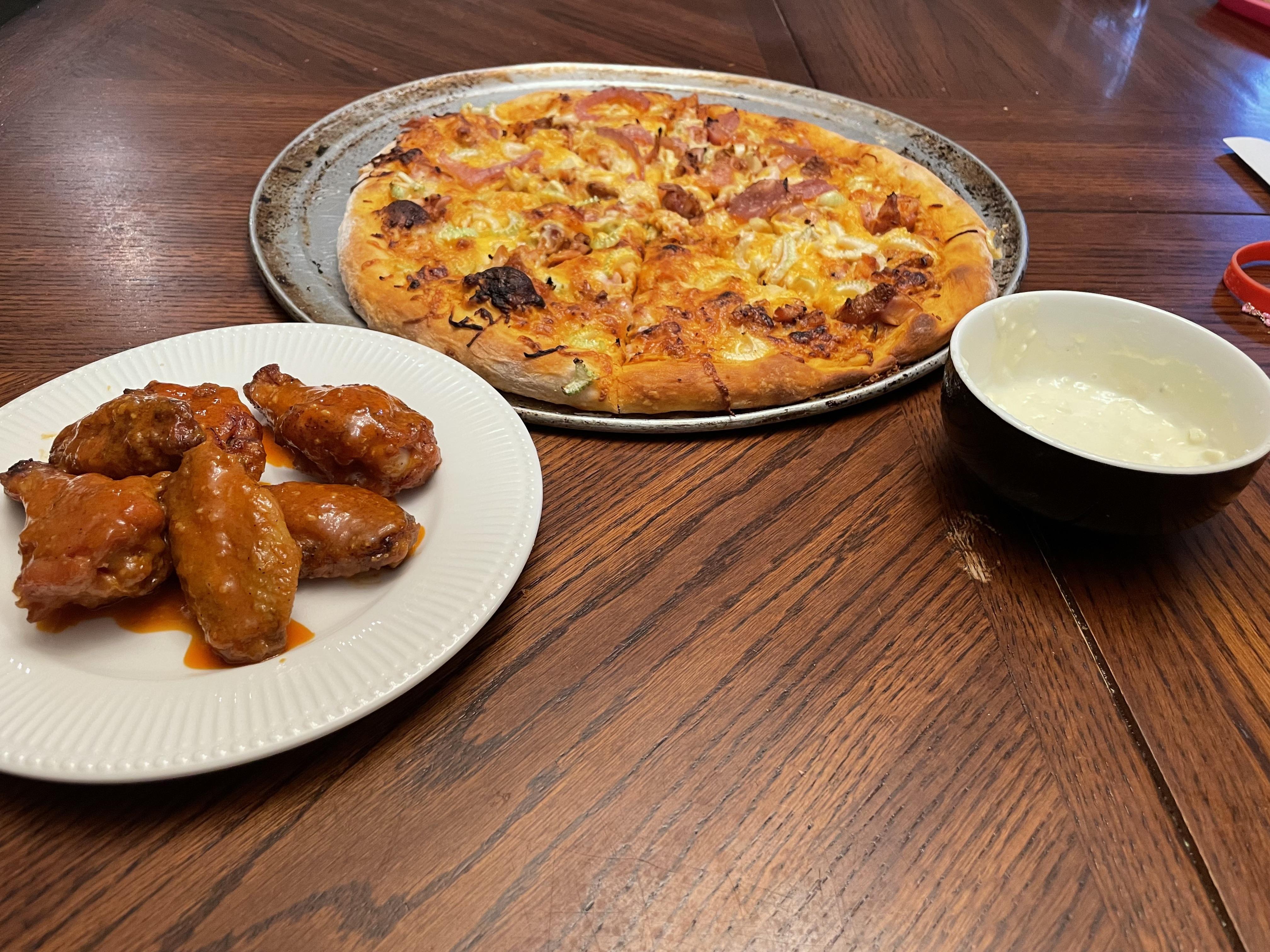 Buffalo wings and buffalo wing pizza - Dining and Cooking