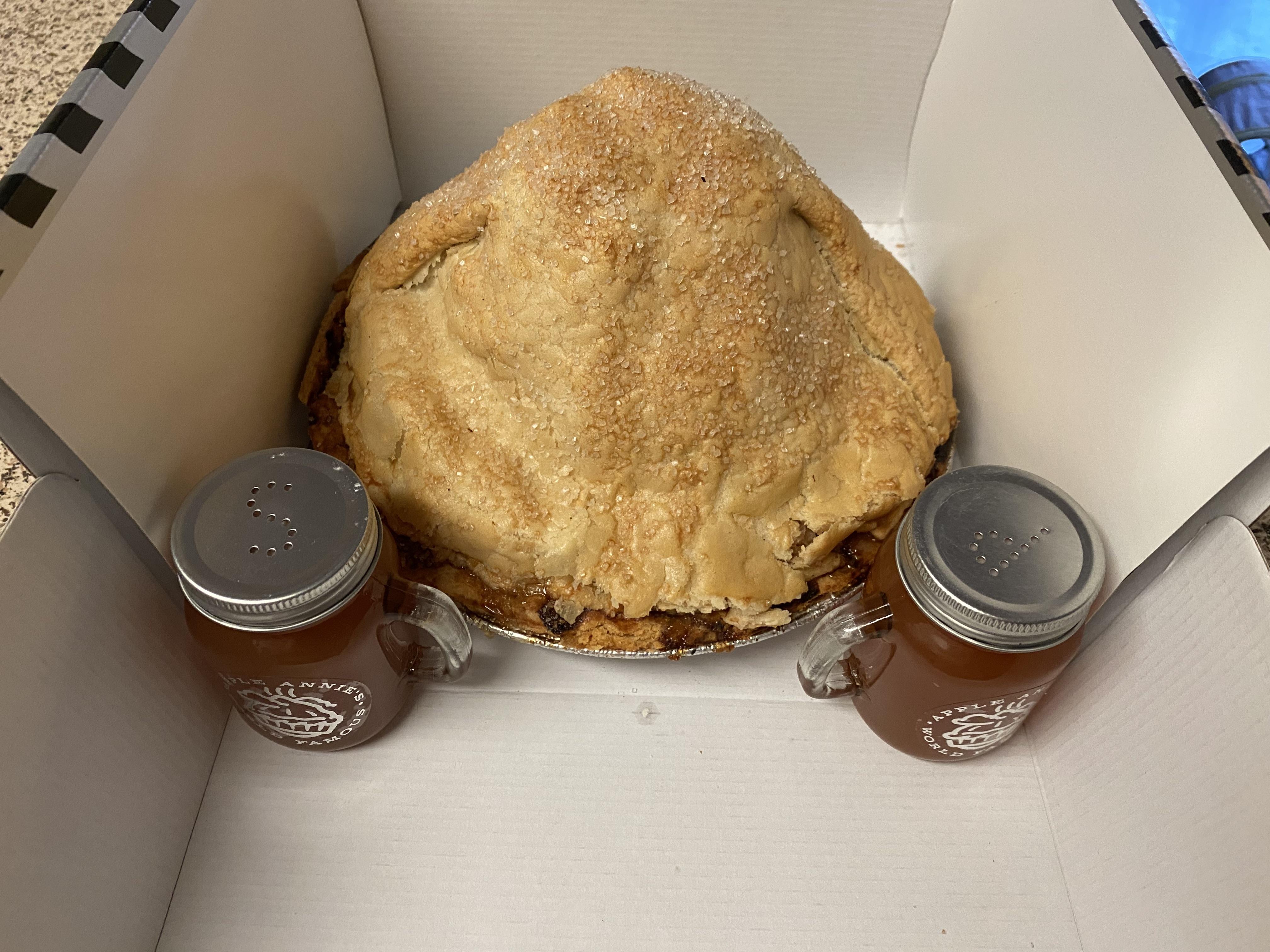 Apple Annies Massive Apple Pie Dining And Cooking
