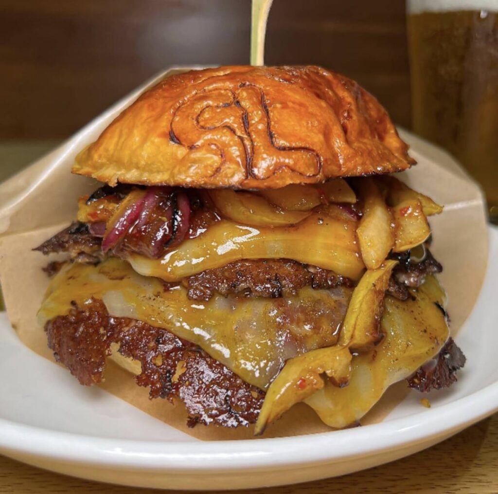 Caramel apple (poison apple) burger for Halloween - Dining and Cooking