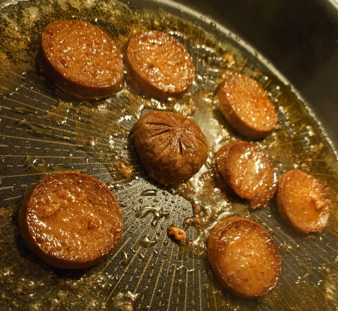 Smelly pepperoni burger! - Dining and Cooking