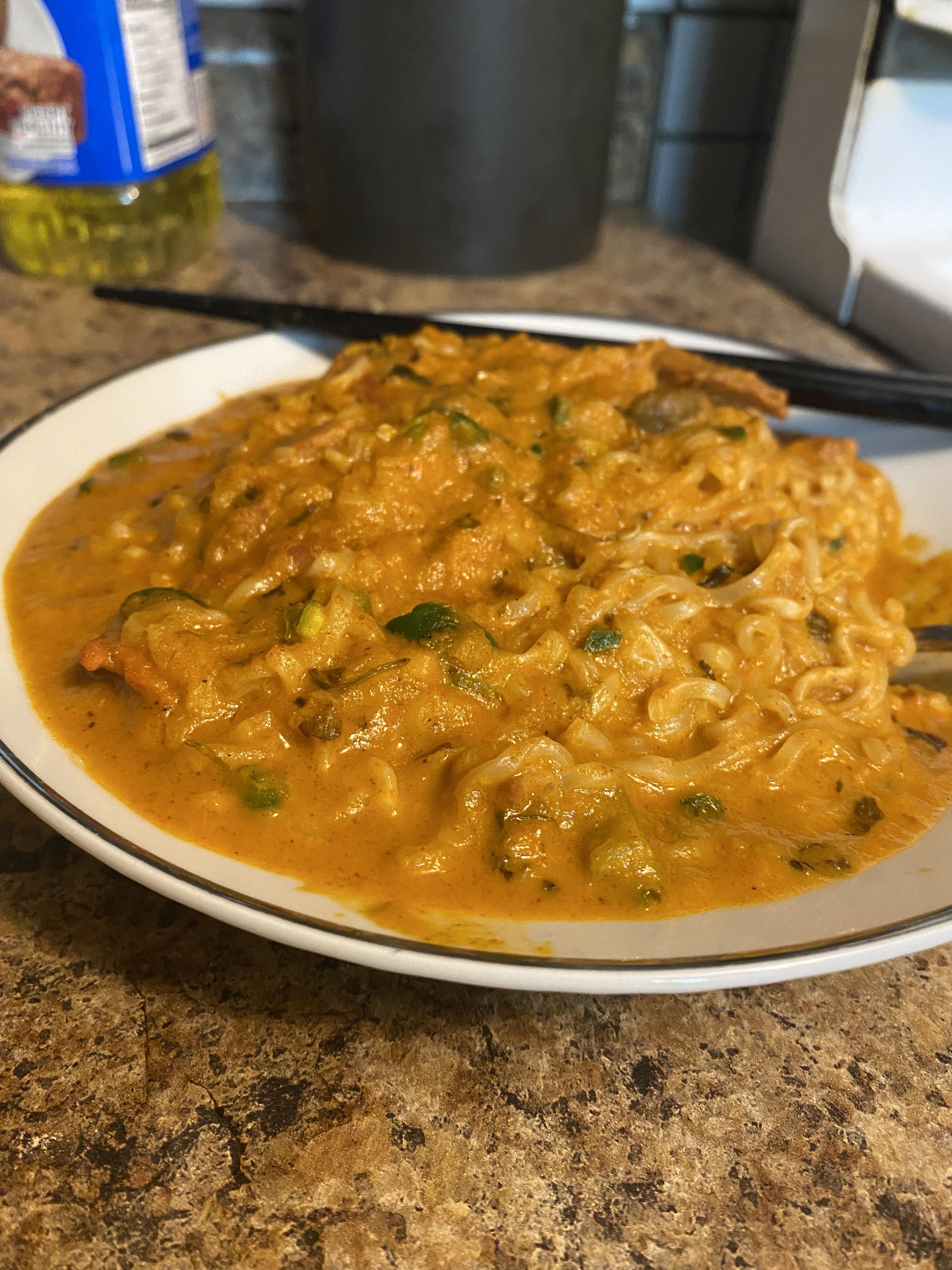 (Leftover) Butter chicken ramen with extra peppers (Serranos) diced in ...