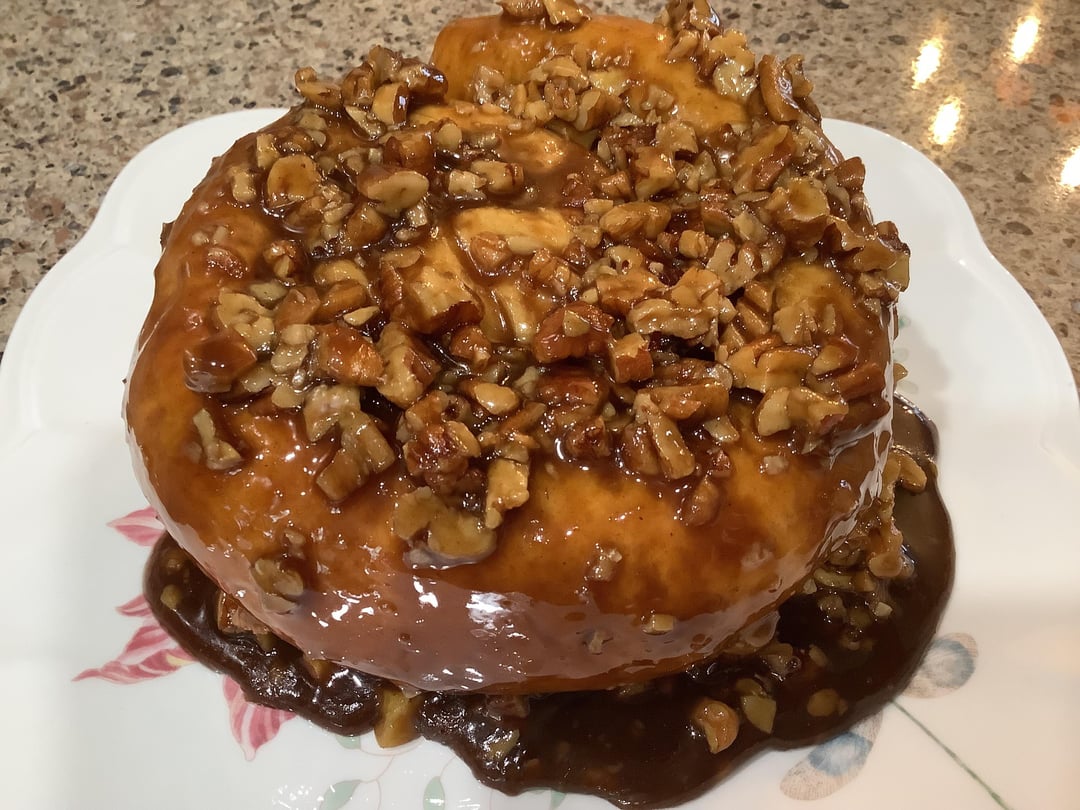 I made a giant sticky bun to use up leftover dough. - Dining and Cooking