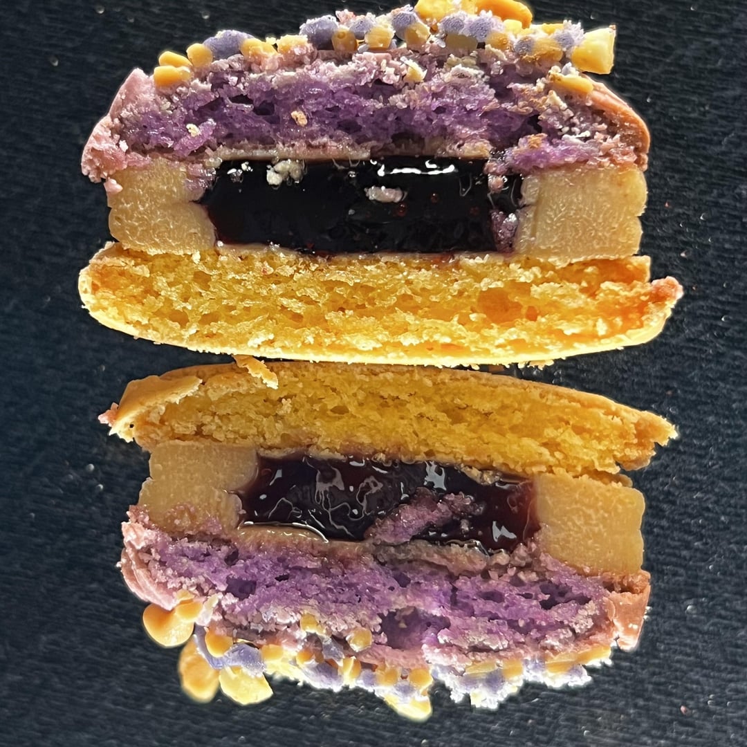 Cross section test of a few macarons - Dining and Cooking