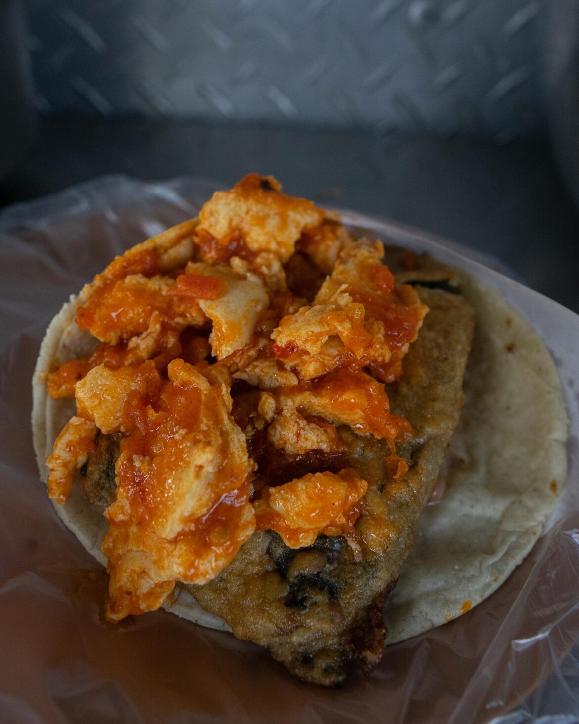 Taco de chile relleno con huevo en salsa by Tacos Varios el Tigre Toño ...